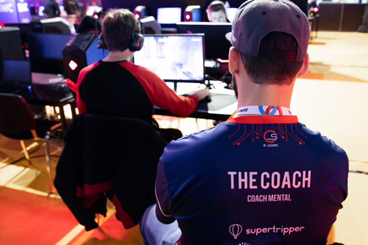 MCES : Une formation pour devenir coach e-sport - Breakflip